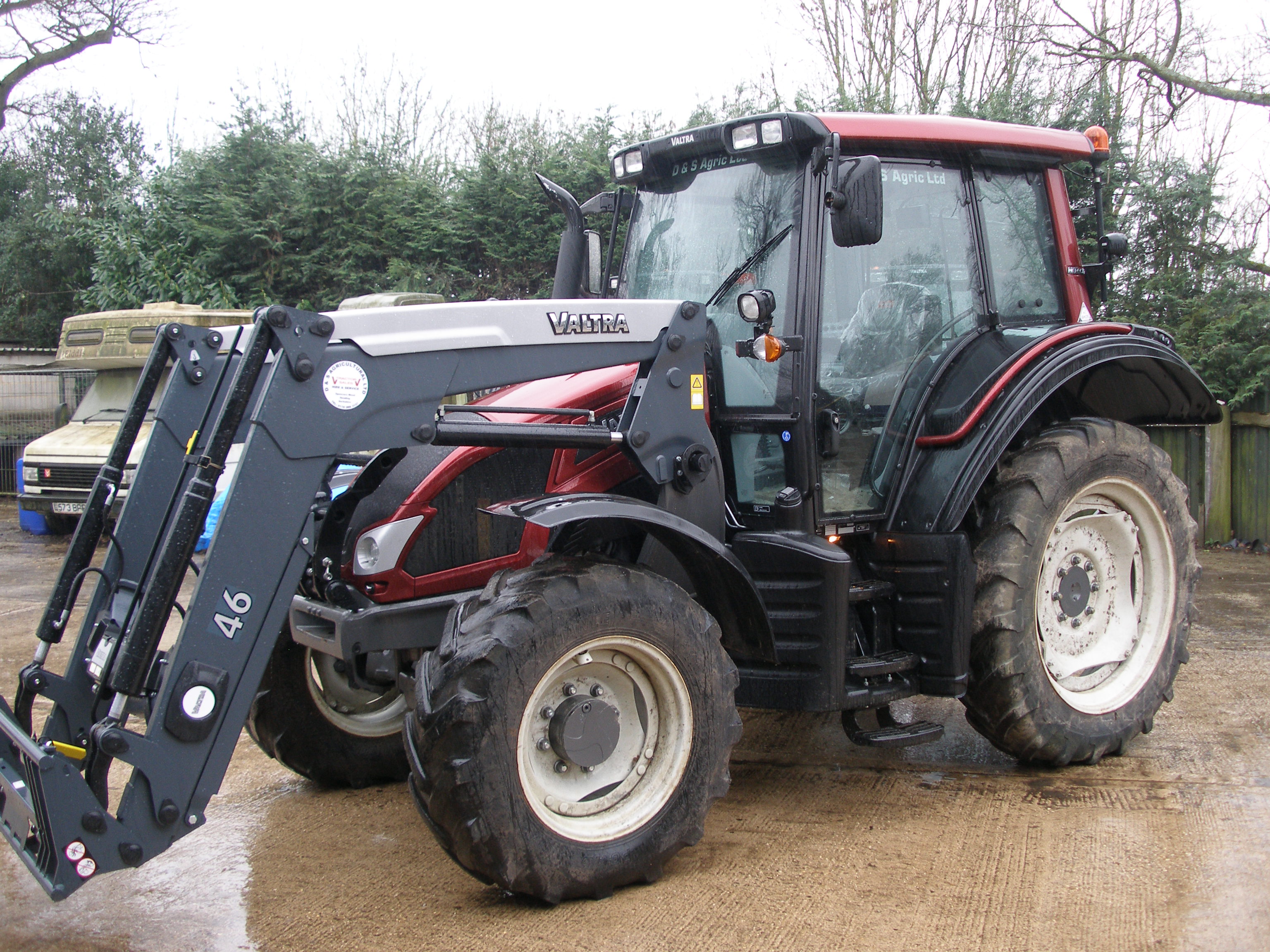 Valtra N93 HT5 C/W Q46 Loader | D&S Agricultural Engineers