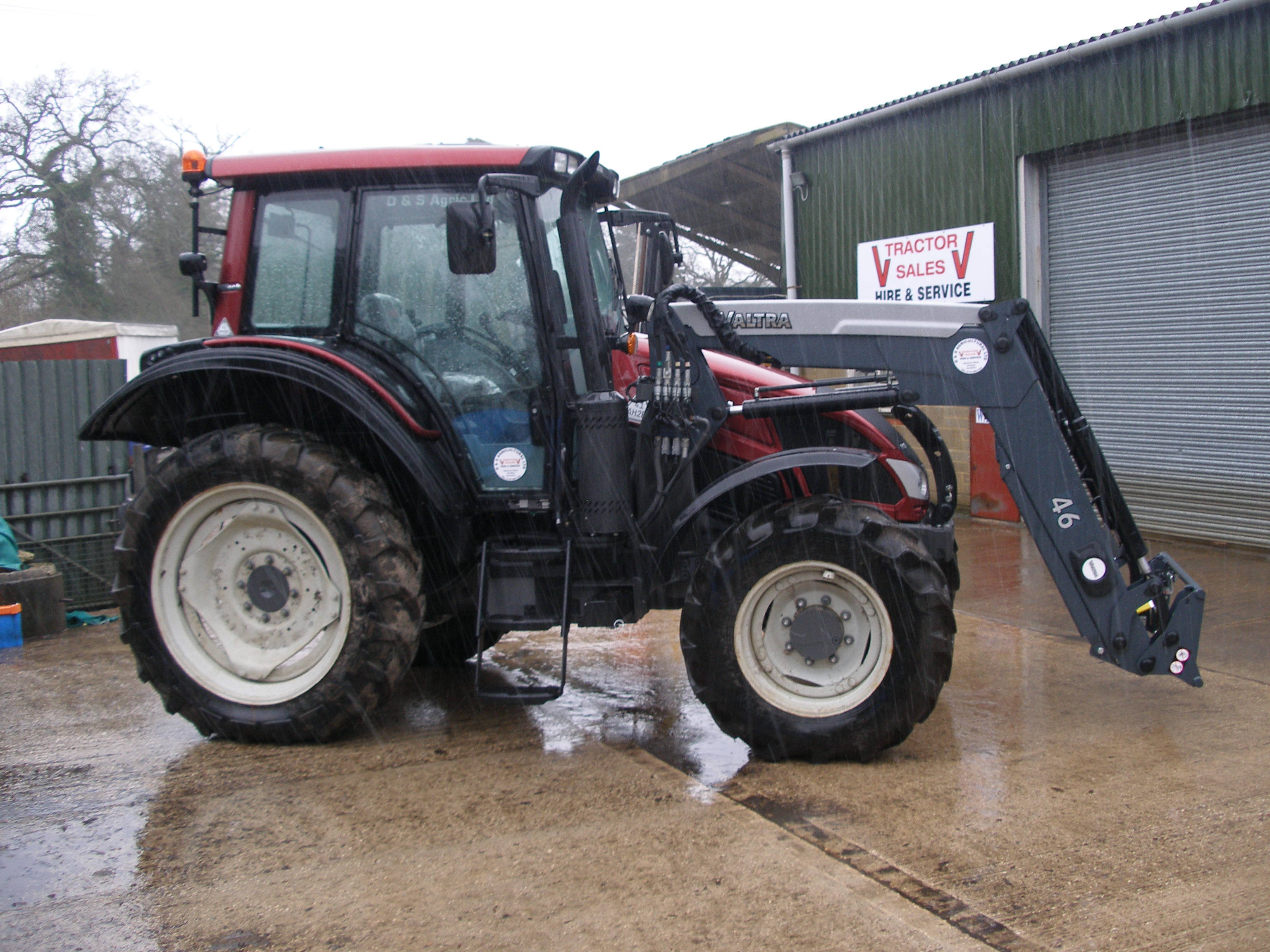 Valtra N93 HT5 C/W Q46 Loader | D&S Agricultural Engineers
